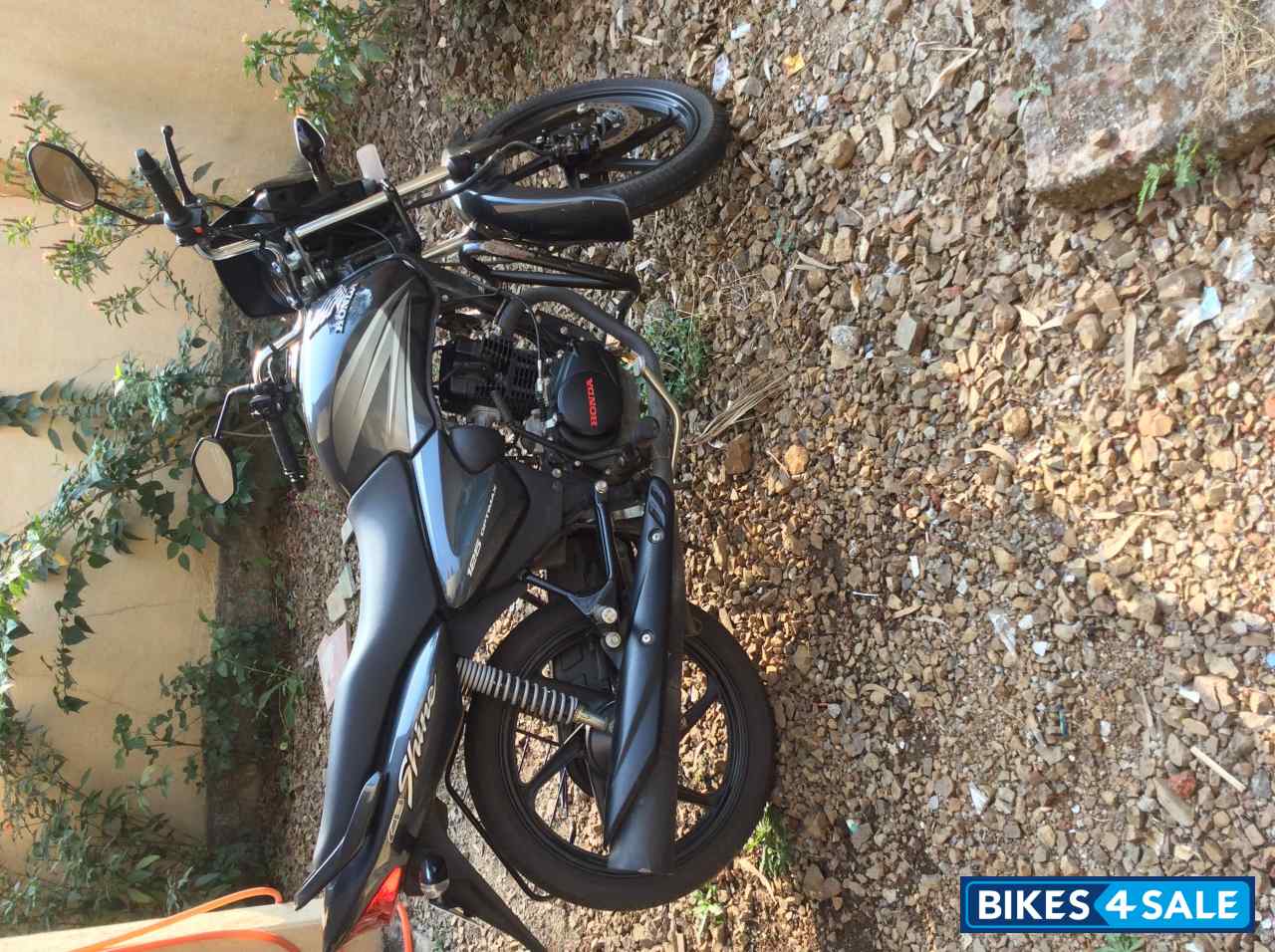 Used 2013 model Honda CB Shine for sale in Pune. ID 119005. Monsoon Grey colour - Bikes4Sale