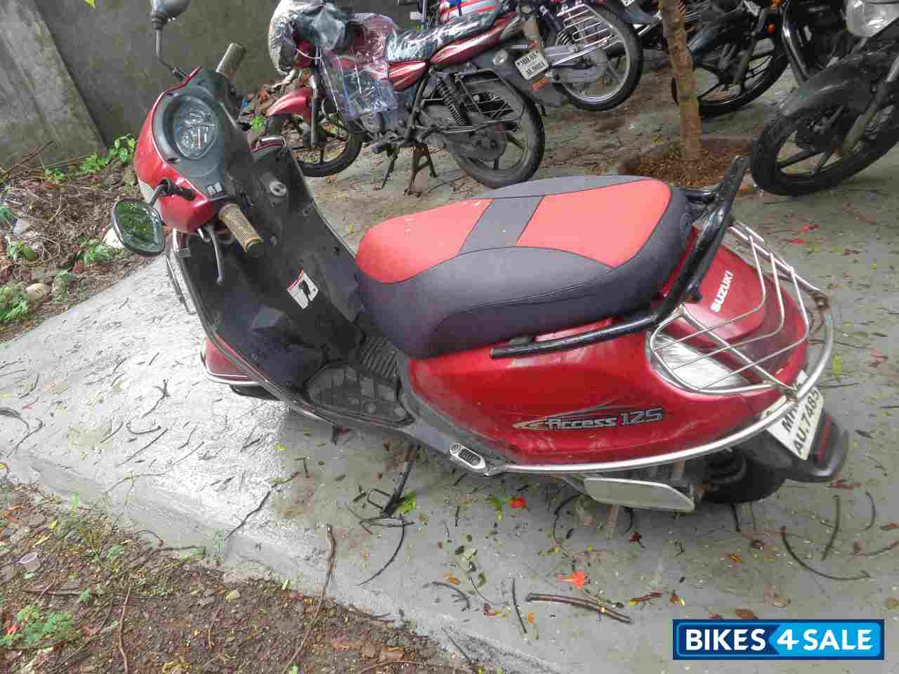 Used 2010 model Suzuki Access 125 for sale in Thane. ID 122016. Red ...