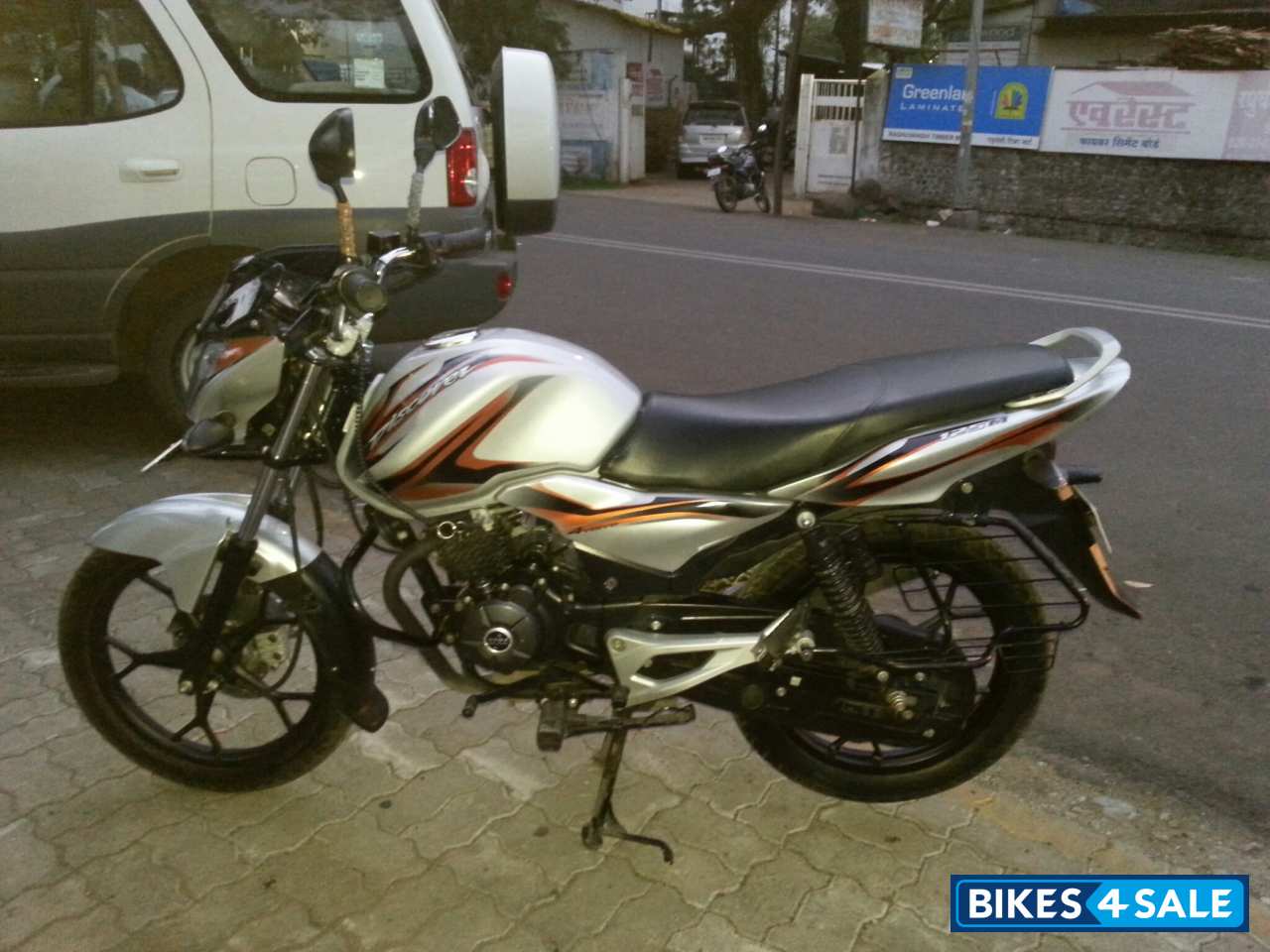Used 2015 model Bajaj Discover 125M for sale in Pune. ID 122164. Gold ...