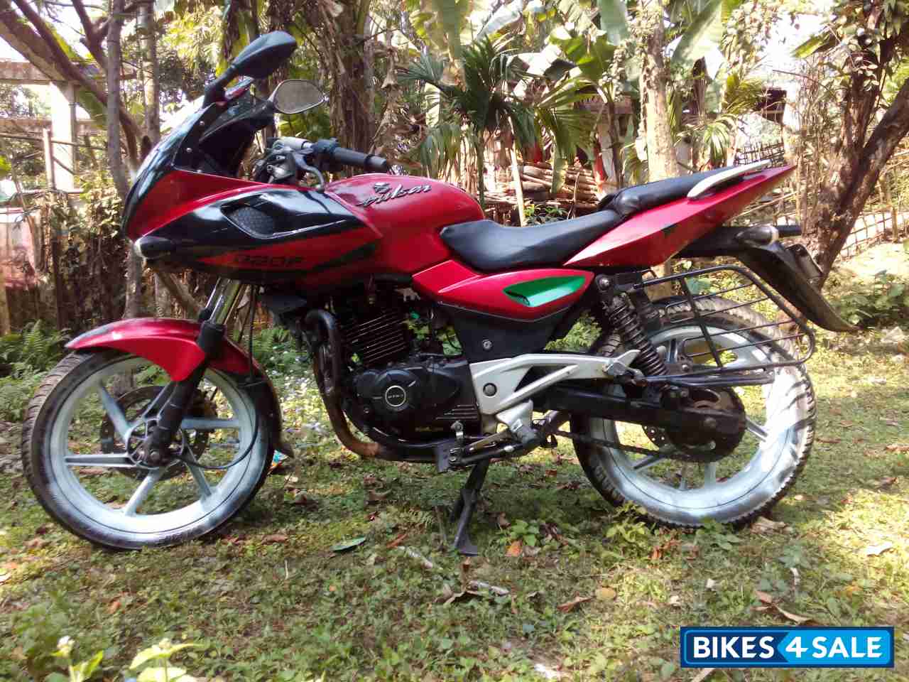 Red Bajaj Pulsar 220 DTSFi Picture 2. Bike ID 126681. Bike located in ...