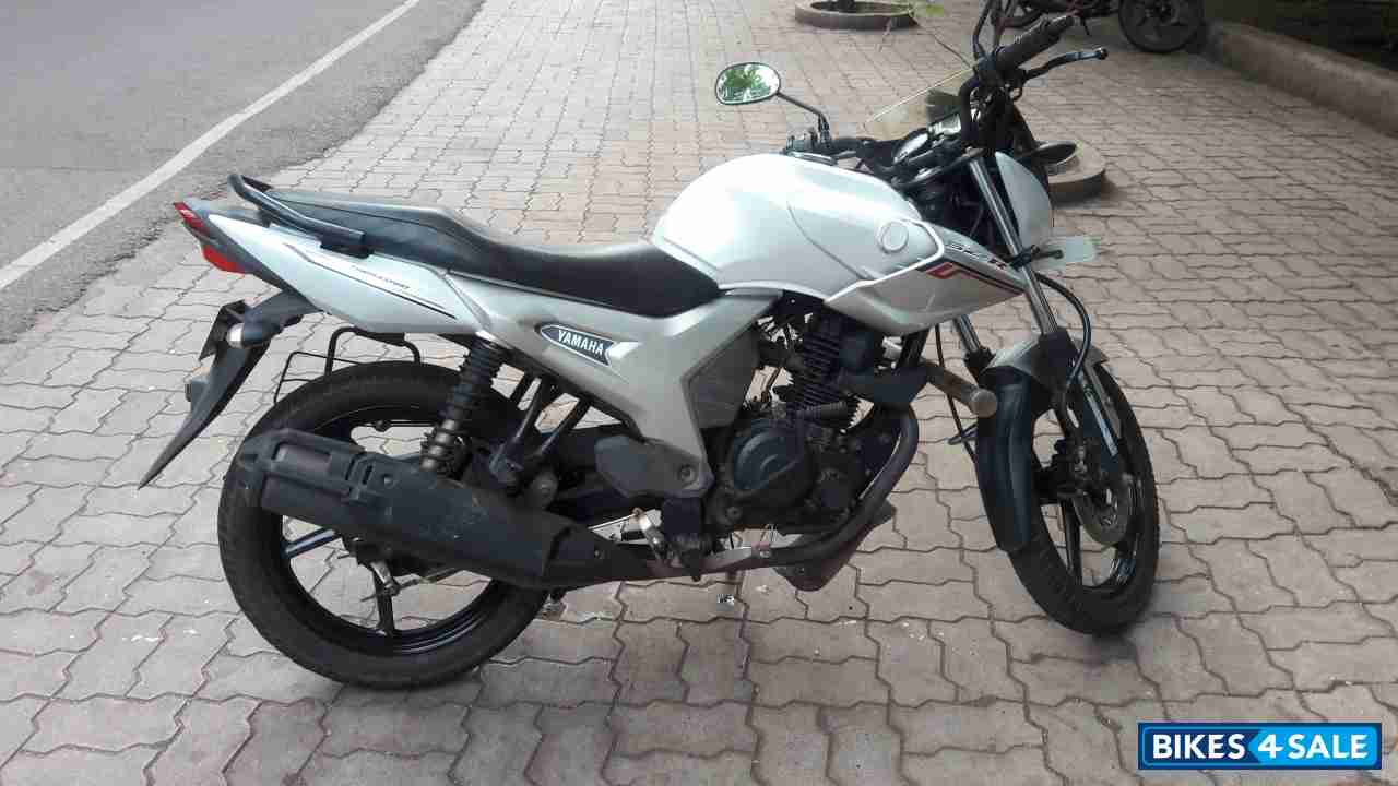 Yamaha Sz White