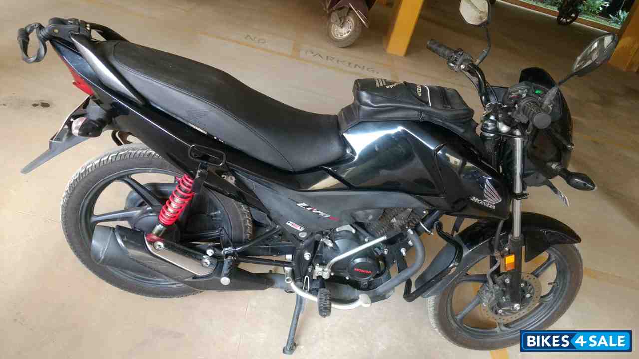 Used 2016 model Honda Livo 110 for sale in Bangalore. ID 140932. Black colour - Bikes4Sale
