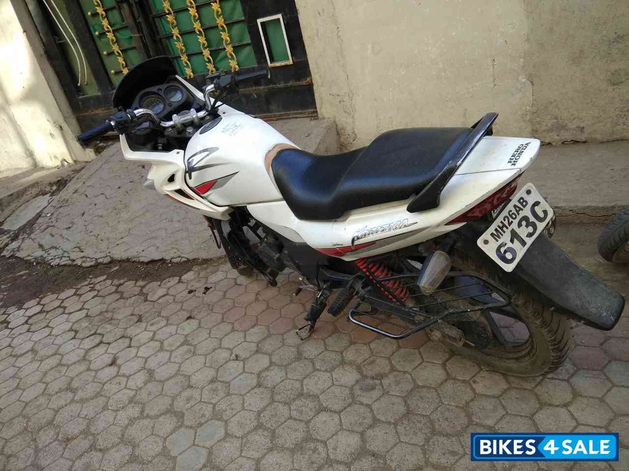 Karizma R 2022 White