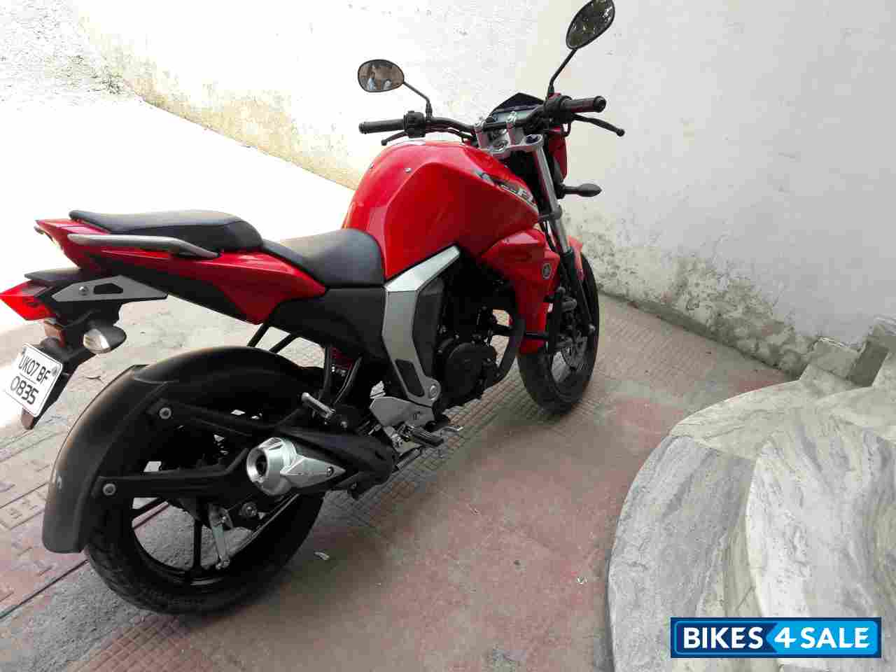 Used 2014 model Yamaha FZ FI V2 for sale in Dehradun. ID 145725. Red ...