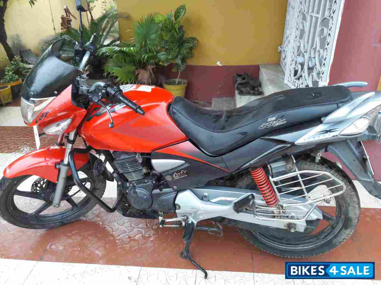 Used 2009 model Hero CBZ for sale in Bokaro. ID 153867. Red colour - Bikes4Sale