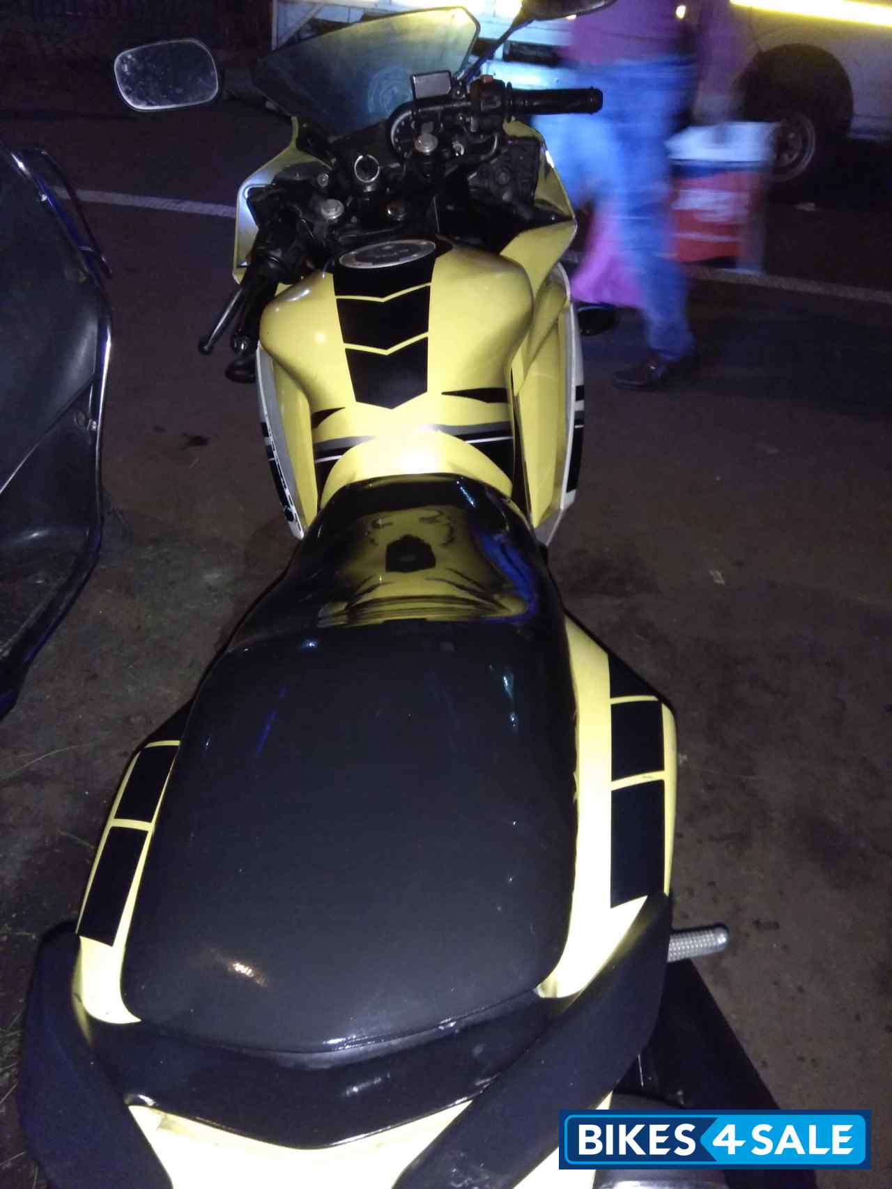 Used 2010 model Yamaha YZF R15 for sale in Mumbai. ID 167588. Yellow ...