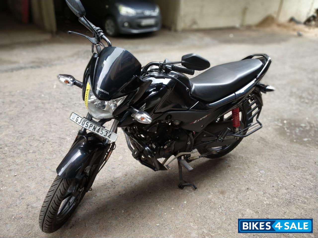 Used 2018 model Honda Livo 110 for sale in Surat. ID 175171 - Bikes4Sale