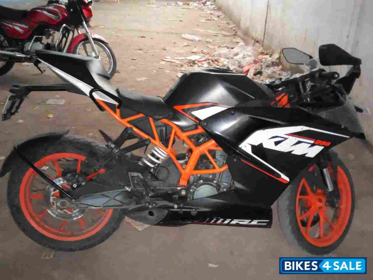 Used 2016 model KTM RC 200 for sale in Amravati. ID 209893 - Bikes4Sale