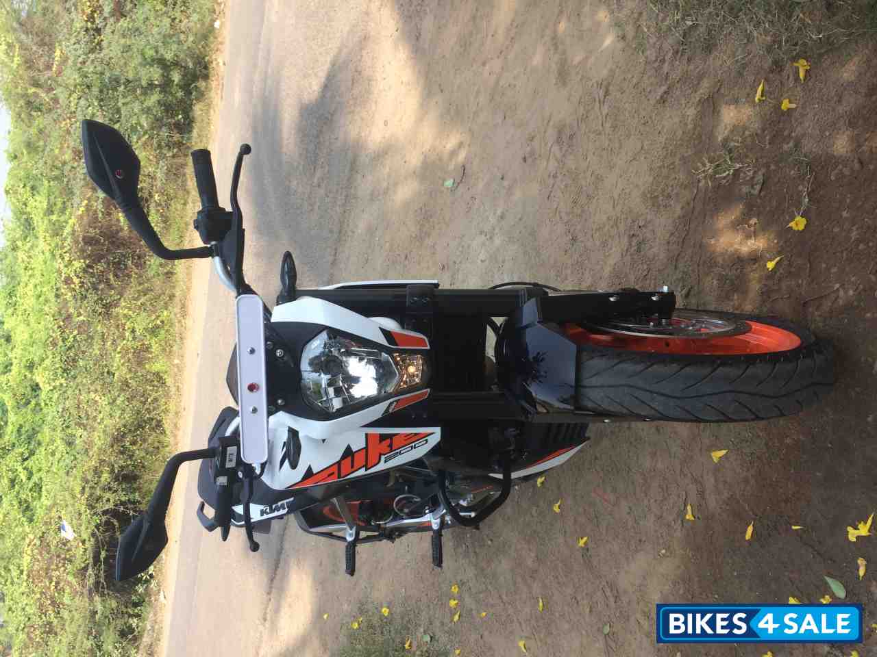 Used 2018 model KTM Duke 200 for sale in Chennai. ID 210353. White ...