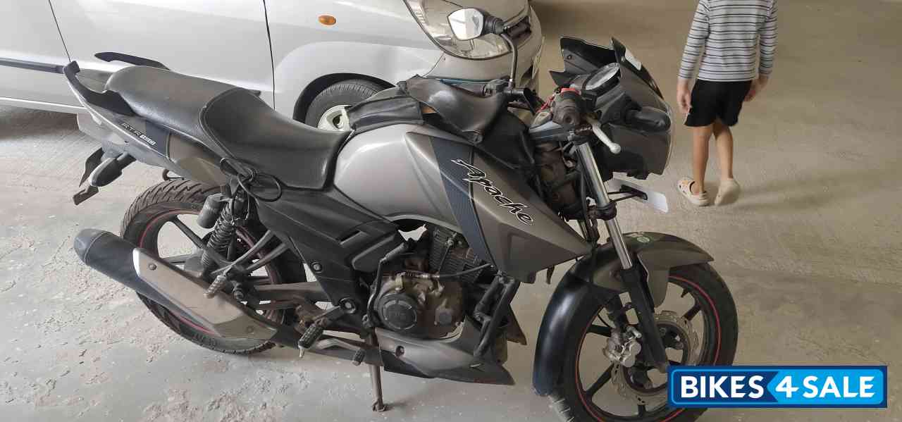 Grey TVS Apache RTR 160 Picture 9. Bike ID 214020. Bike located in ...