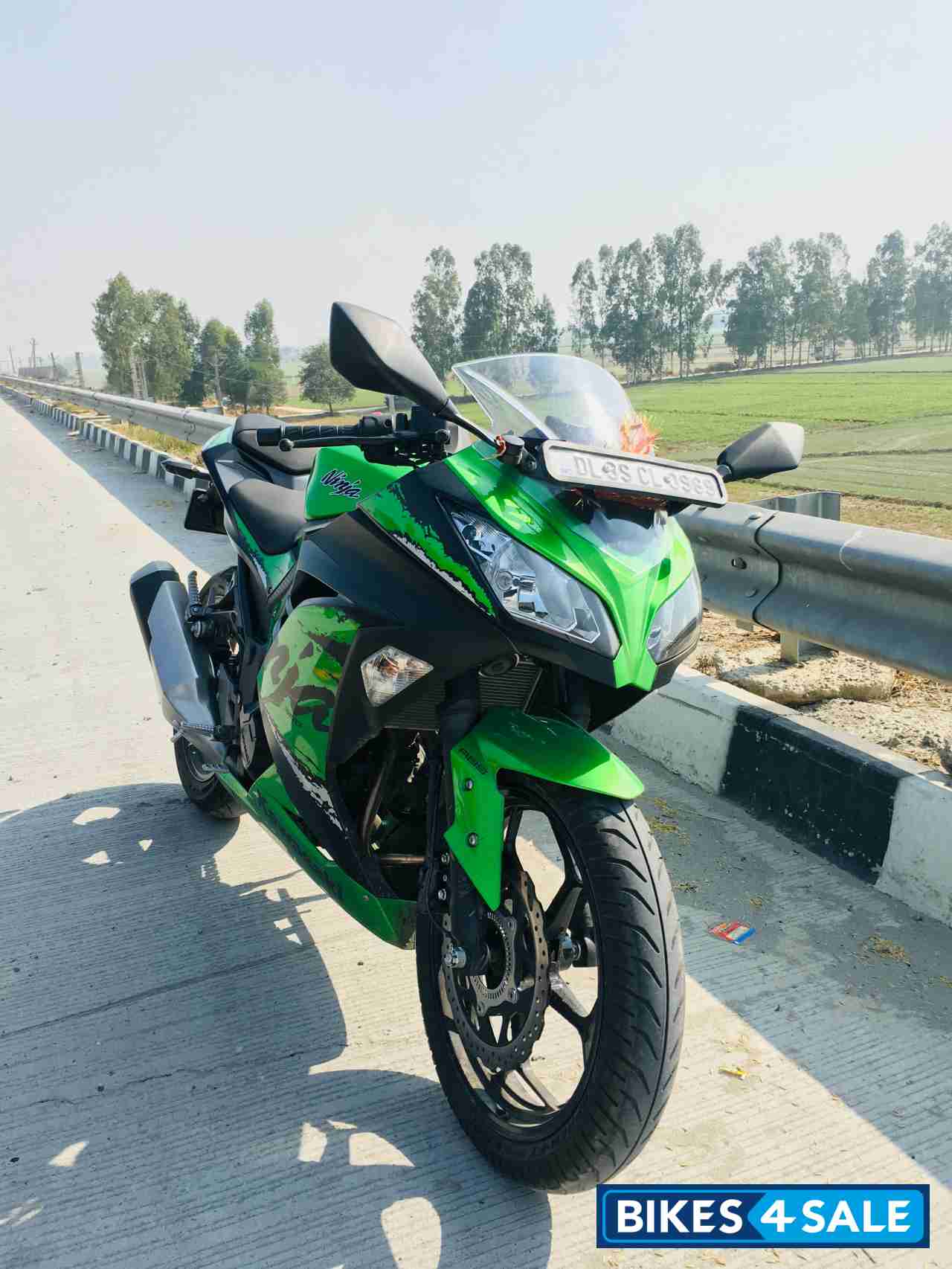 Used 2018 model Kawasaki Ninja 300R for sale in New Delhi. ID 225674 ...