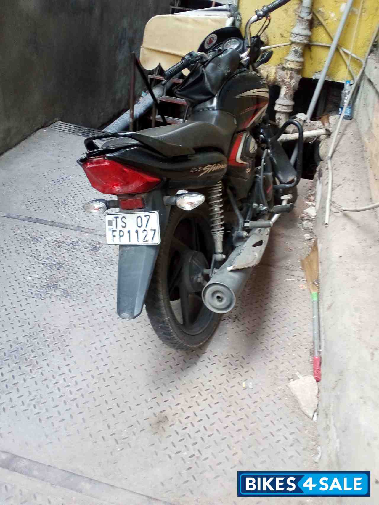 Used 2017 model Honda CB Shine for sale in Hyderabad. ID 227246. Black colour - Bikes4Sale