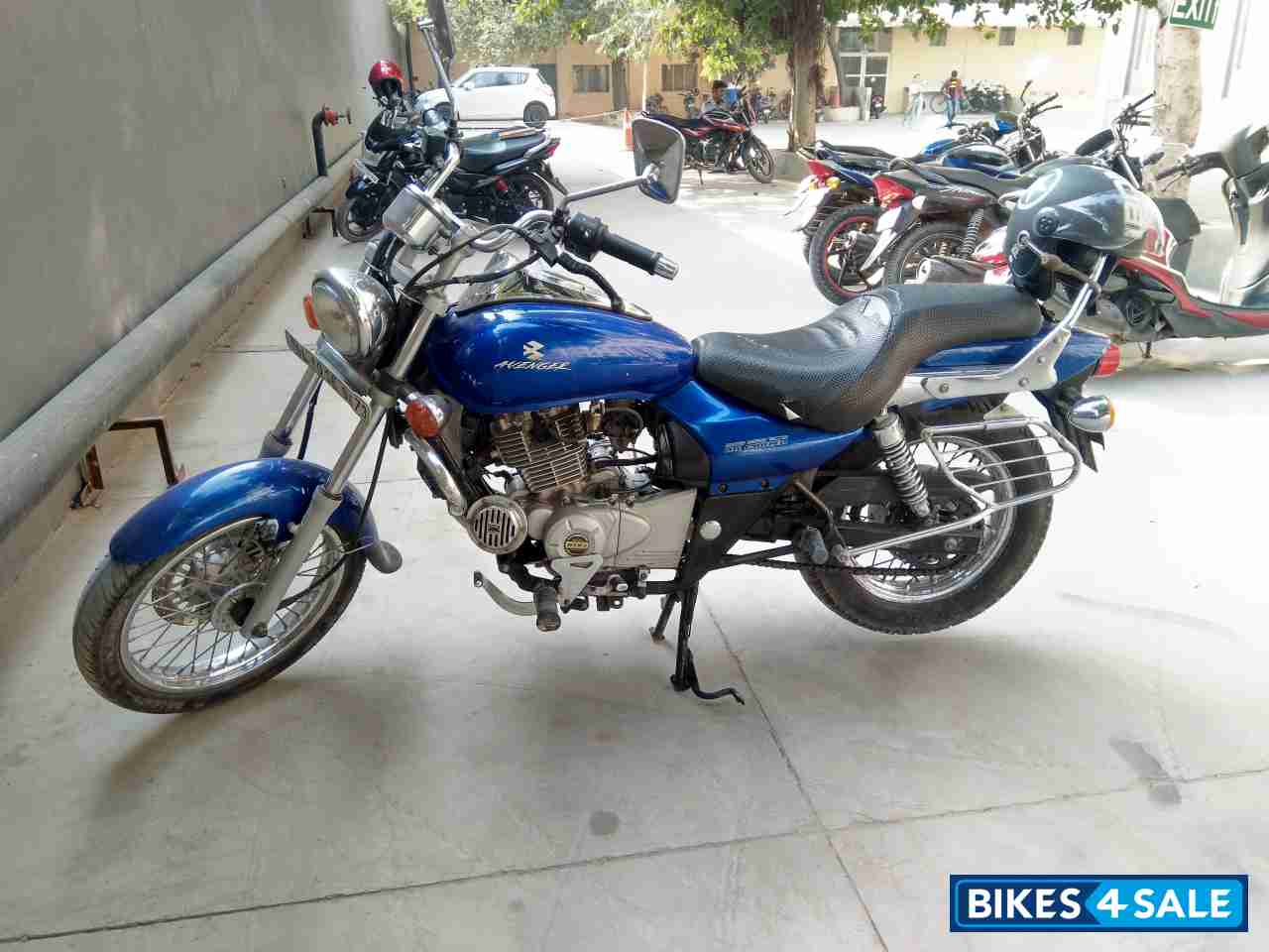 Avenger Bike Blue Color