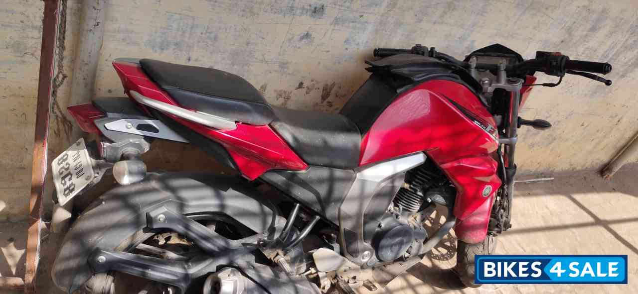Used 2017 model Yamaha FZ FI V2 for sale in Thanjavur. ID 262485. Red ...
