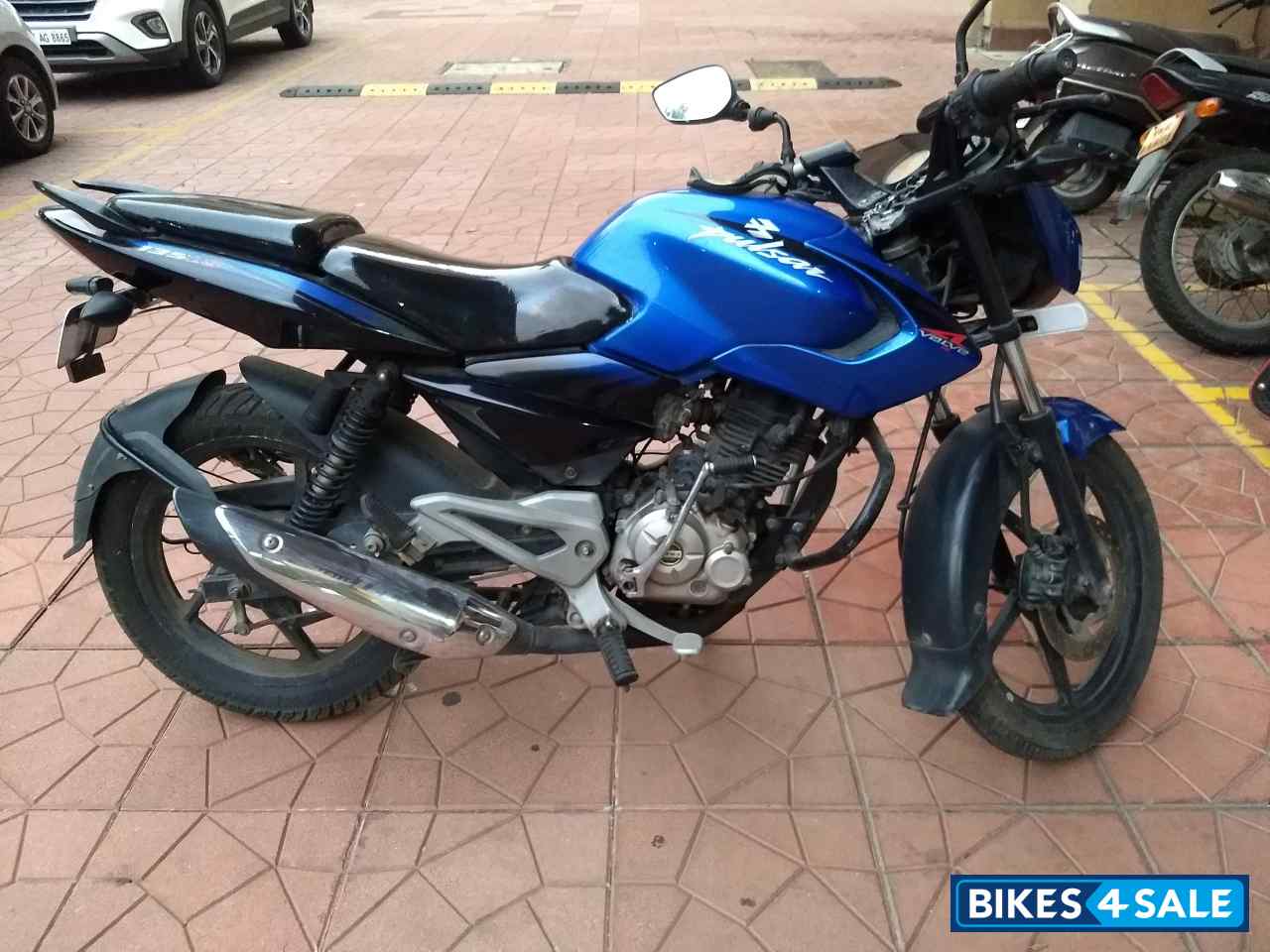 Used 2016 model Bajaj Pulsar 135LS for sale in Mumbai. ID 269955. Blue ...