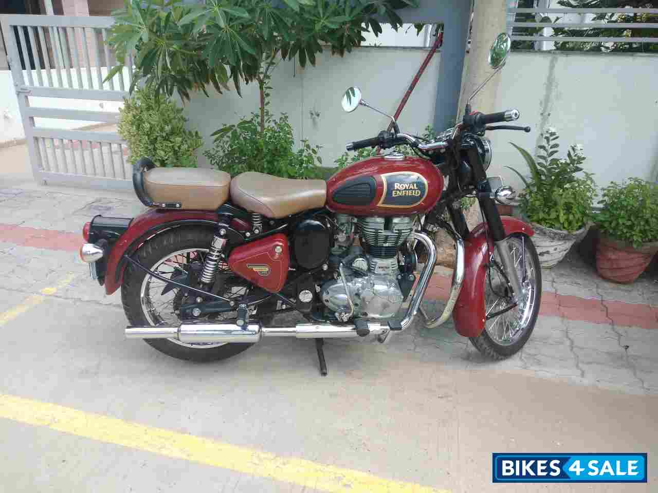 Used Royal Enfield Classic 350 Redditch Red for sale in Ahmedabad. ID ...
