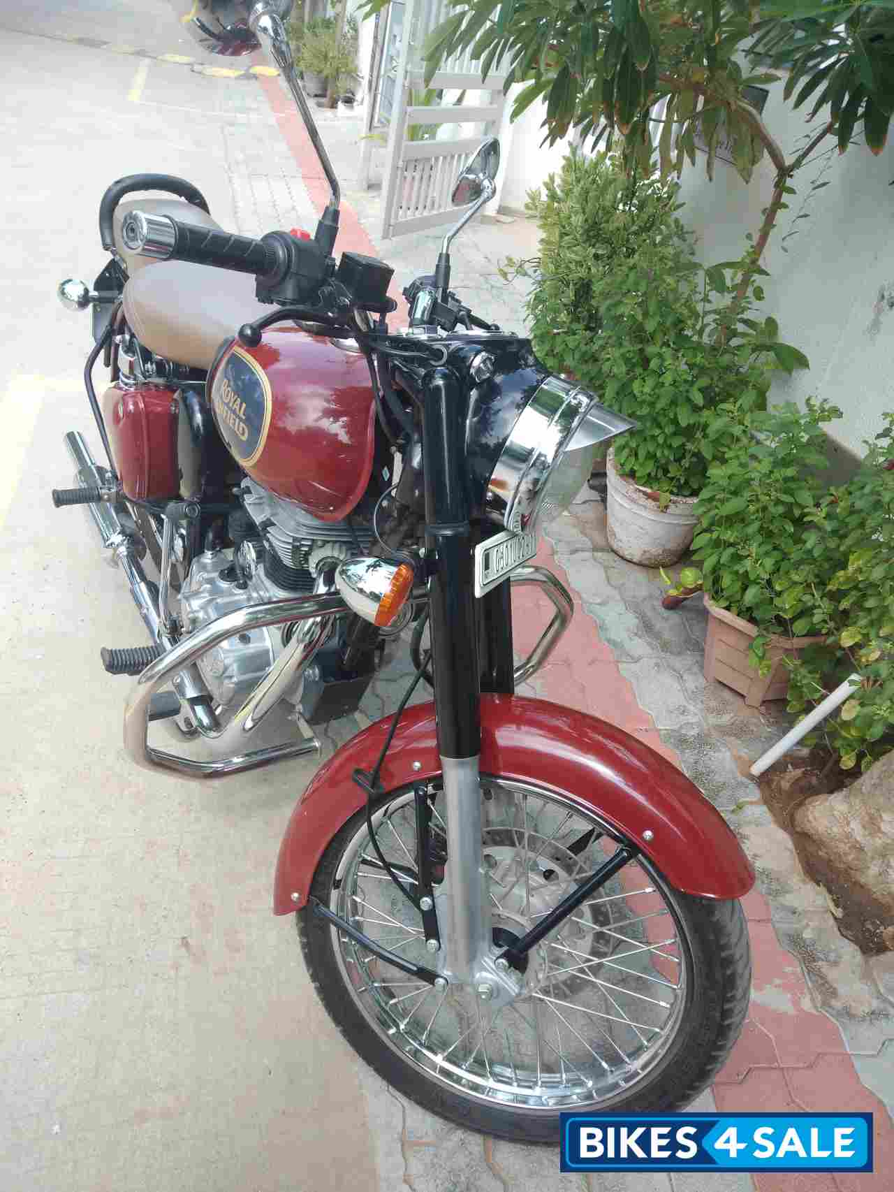 Used Royal Enfield Classic 350 Redditch Red for sale in Ahmedabad. ID ...