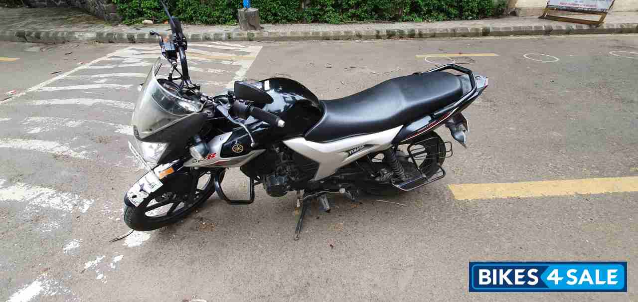 Used 2011 model Yamaha SZ-R for sale in Pune. ID 281245. Black colour ...