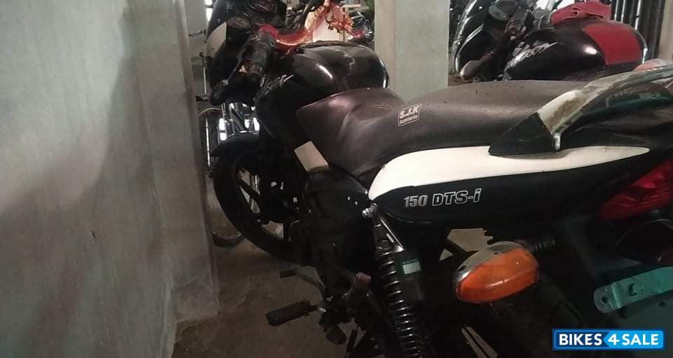 Used 2004 model Bajaj Pulsar 150 Round Headlight for sale in Kolkata ...