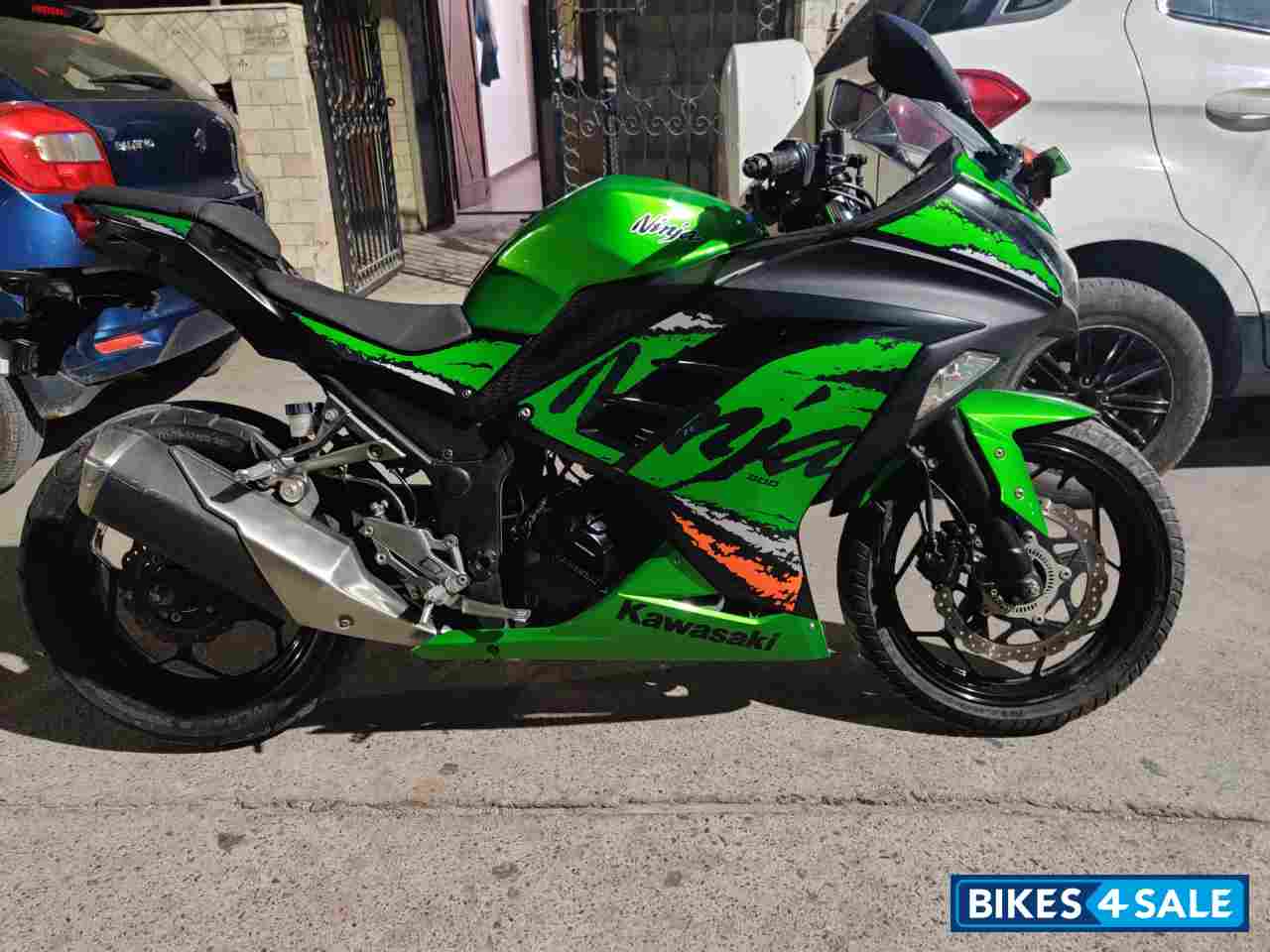 Used 2018 model Kawasaki Ninja 300R for sale in Delhi. ID 296717 ...