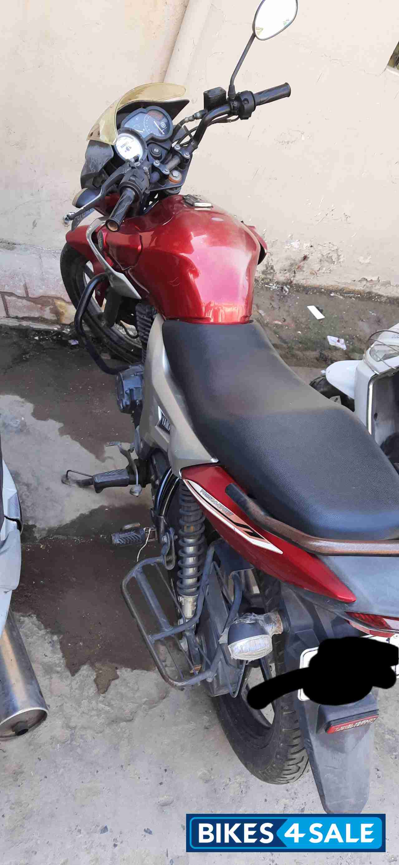 Used 2012 model Yamaha SZ-R for sale in Ahmedabad. ID 297105 - Bikes4Sale