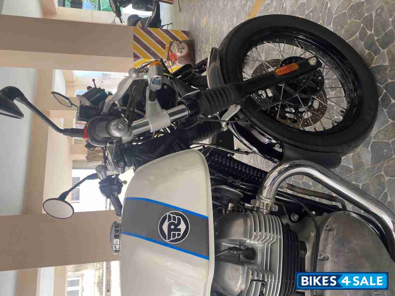 Ice Queen Royal Enfield Continental GT 650 Twin Picture 3. Bike ID ...