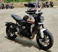 Used Triumph Trident in Mumbai with warranty. Loan and Ownership ...