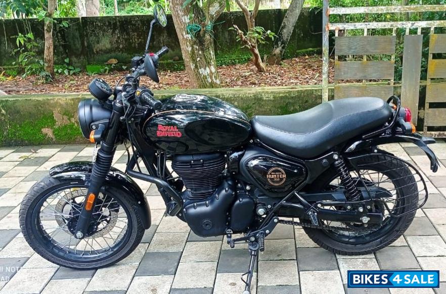 Factory Black Royal Enfield Hunter 350 Retro Picture 3. Bike ID 590898. Bike located in ...