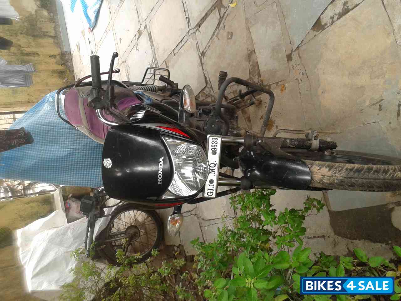 Used 2011 model Honda CB Shine for sale in Ahmedabad. ID 102782. Black ...