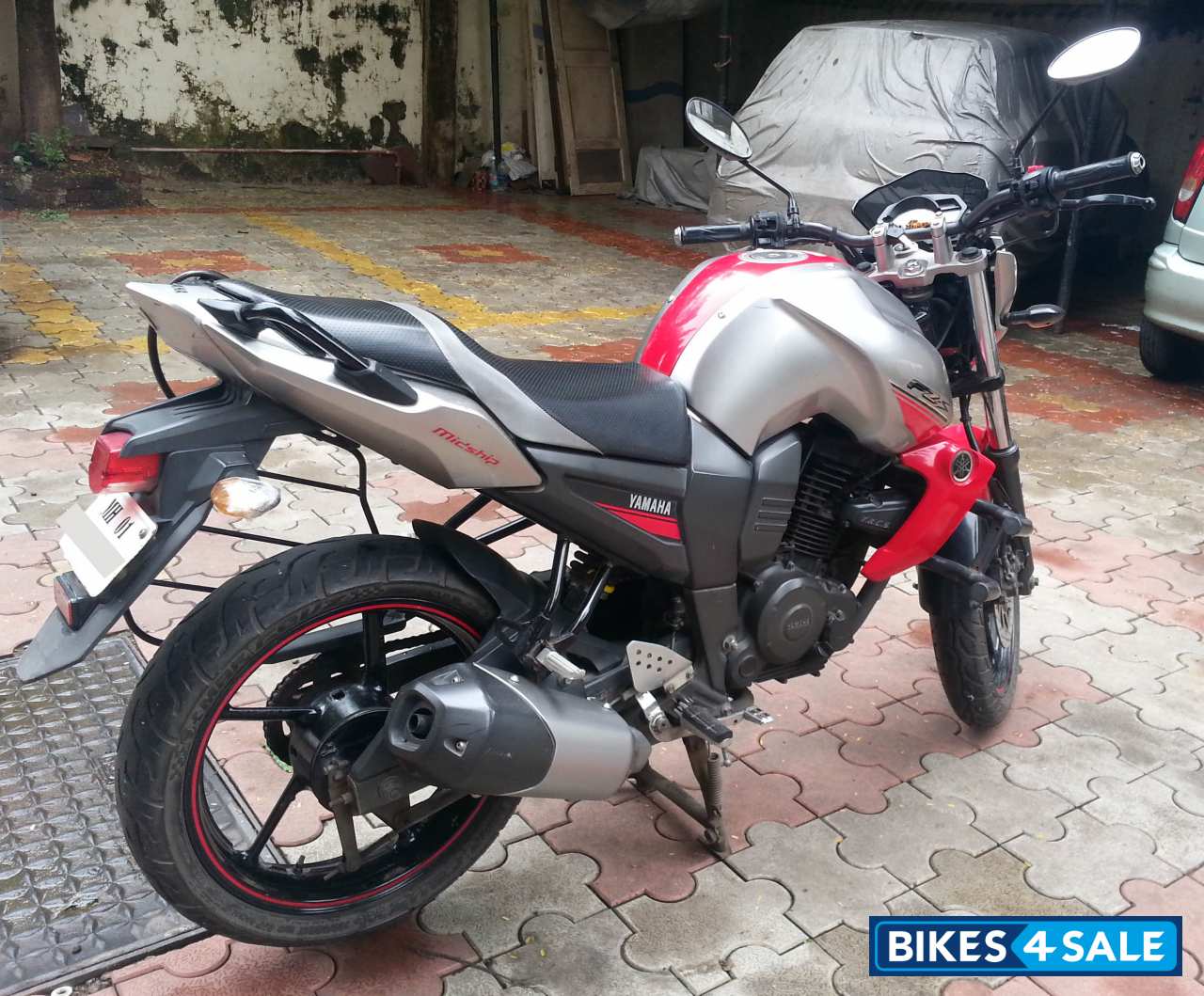 Used 2009 model Yamaha FZ-S for sale in Mumbai. ID 102809. Silver-red ...