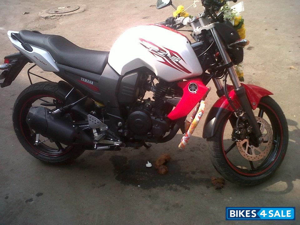 Yamaha Fz White Red