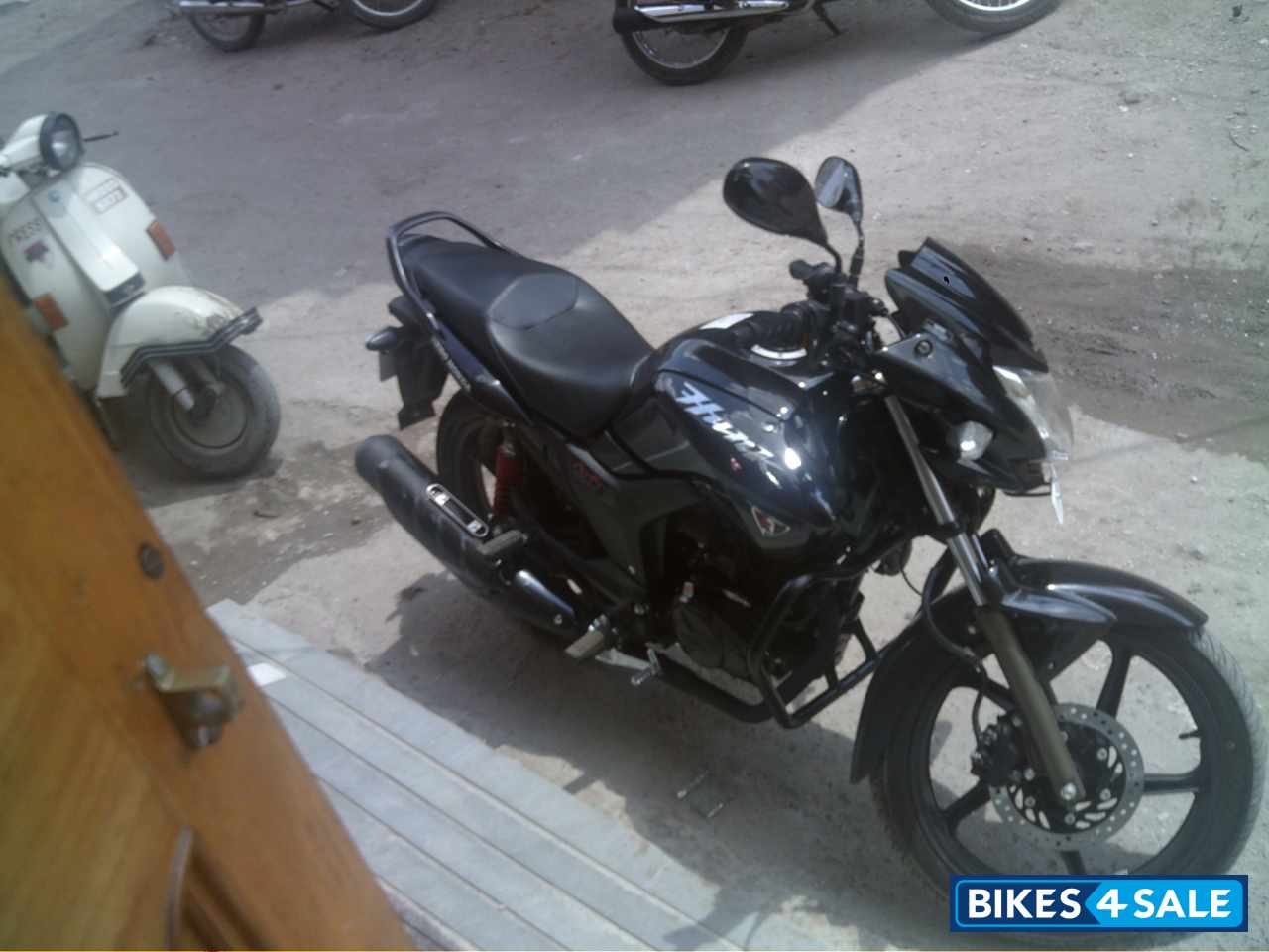 Used 2012 model Hero Hunk for sale in Bikaner. ID 110494. Black colour - Bikes4Sale