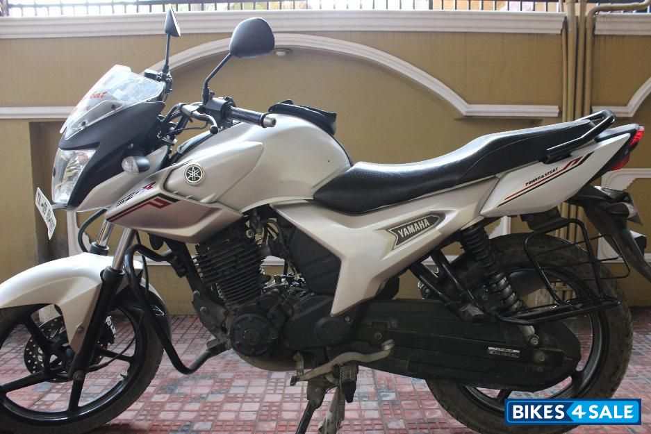 Used 2012 model Yamaha SZ-R for sale in Chennai. ID 110509. White ...
