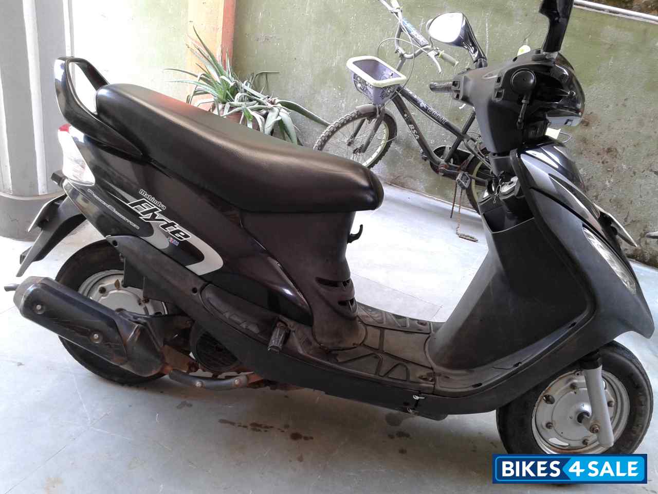 Used 2010 model Mahindra Flyte for sale in Chennai. ID 111022. Black ...