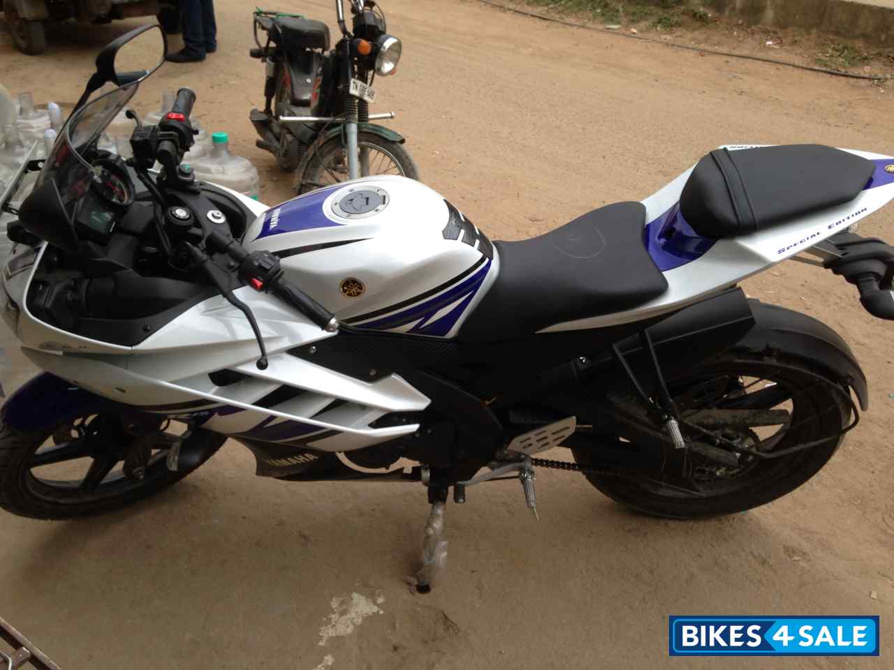 Yamaha R15 Blue And White