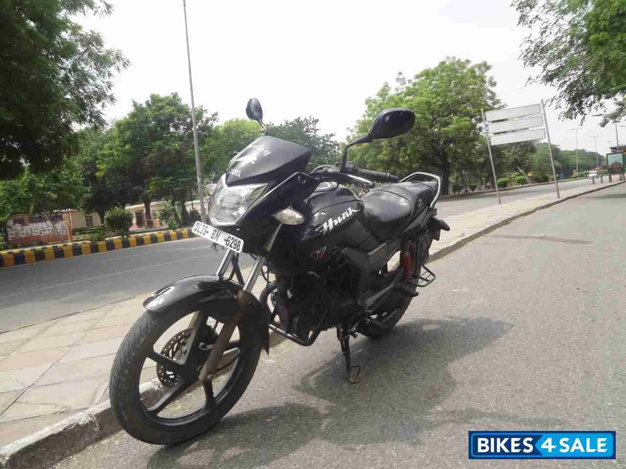 Used 2009 model Hero Hunk for sale in New Delhi. ID 113950. Black colour - Bikes4Sale