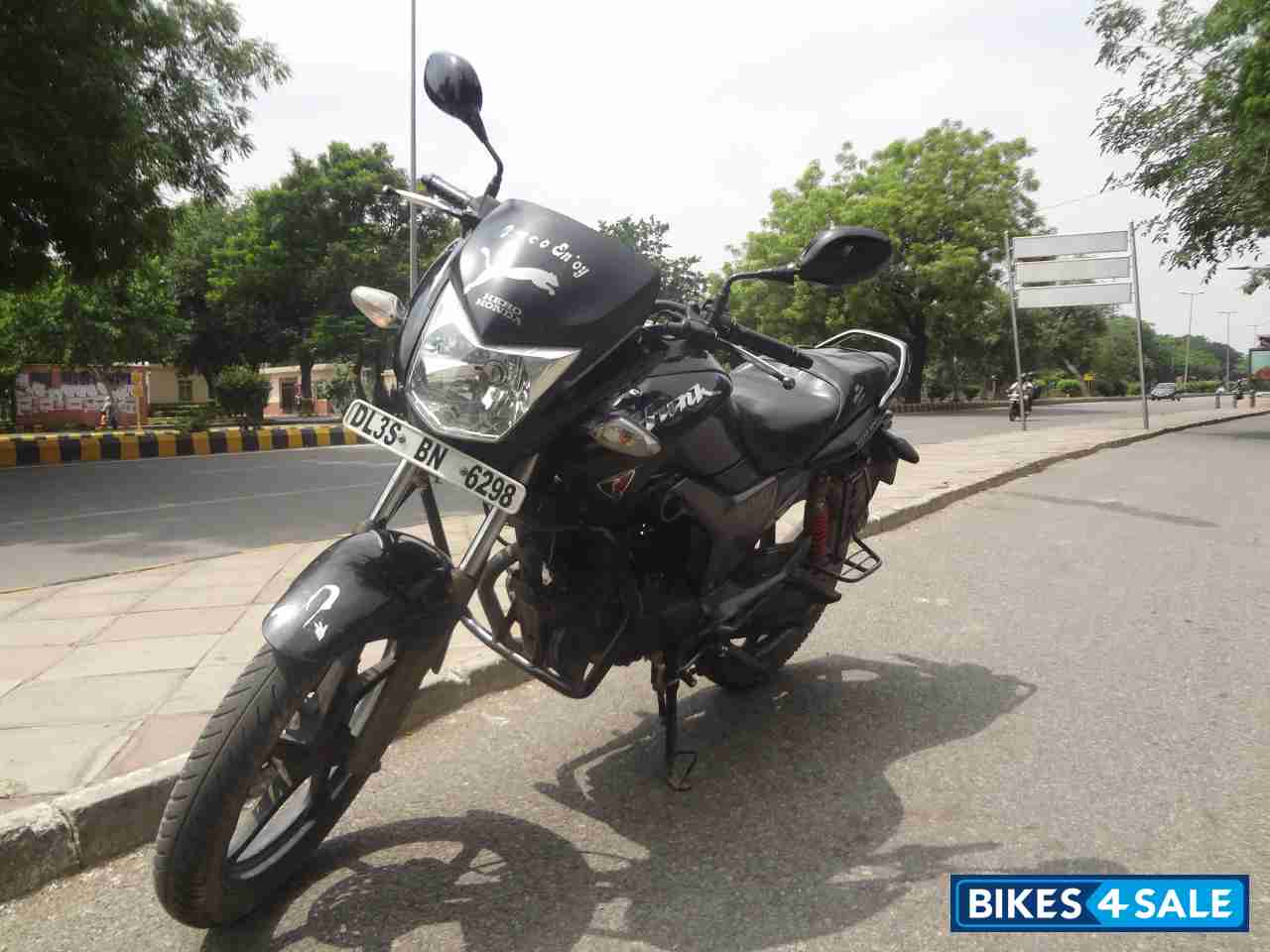 Used 2009 model Hero Hunk for sale in New Delhi. ID 113950. Black colour - Bikes4Sale