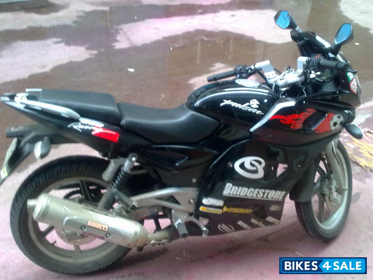 Modified.black Bajaj Pulsar 220 DTSFi Picture 1. Bike ID 15075. Bike ...