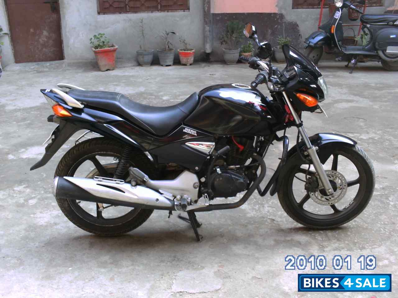 Used 2006 model Hero CBZ Xtreme for sale in New Delhi. ID 19974. Black ...