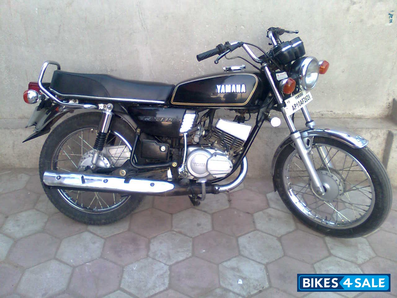 Used 2005 model Yamaha RX 135 for sale in Hyderabad. ID 28589. Black colour - Bikes4Sale