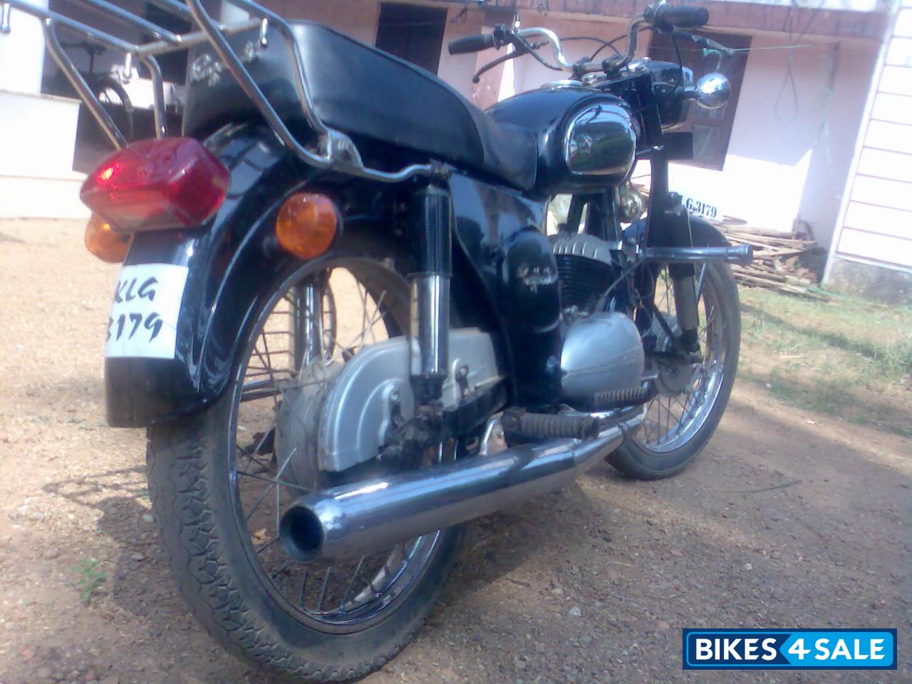 Used 2011 model Yamaha Rajdoot for sale in Thrissur. ID 42979. Black ...