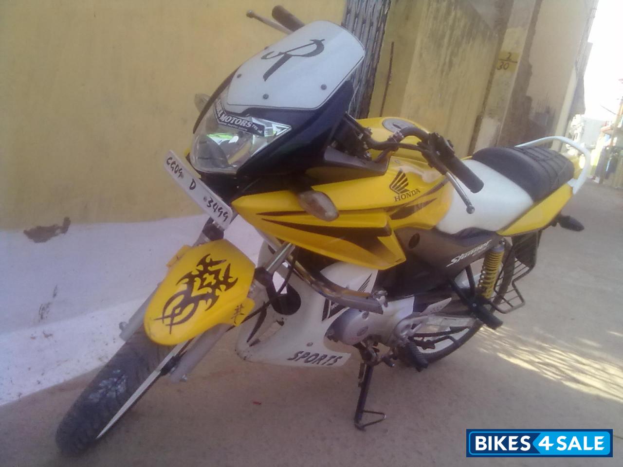 Honda Stunner Yellow Modified