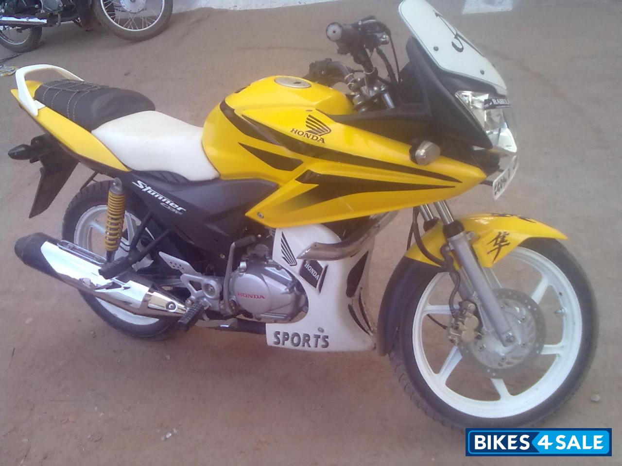 Honda Stunner Yellow Modified