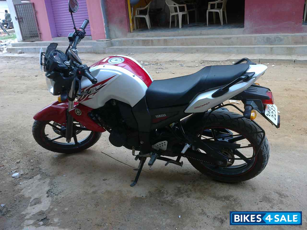 Yamaha Fz White Red