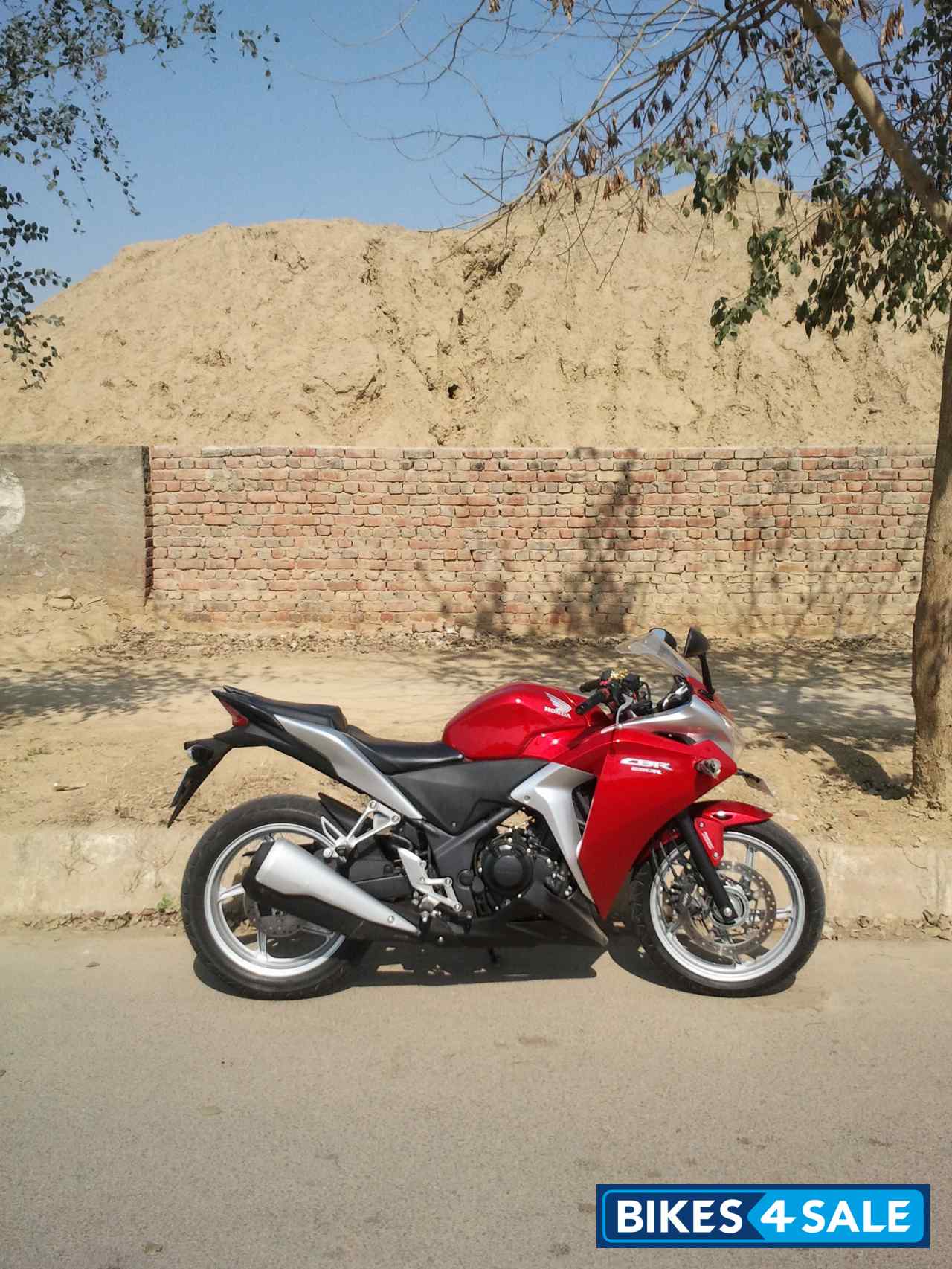 Used 2012 model Honda CBR 250R for sale in New Delhi. ID 83059. Candy ...