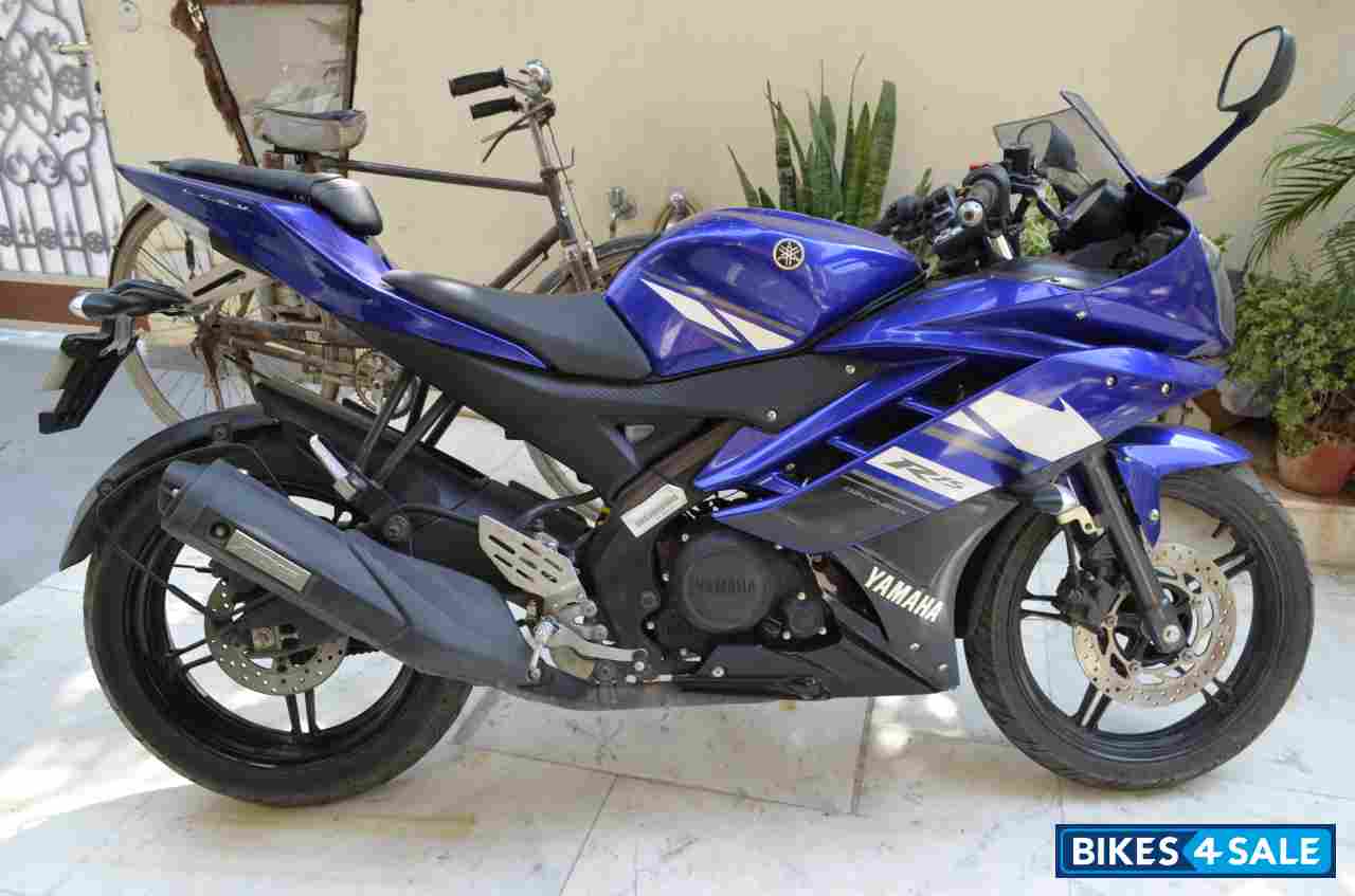 Yamaha R15 V2 Racing Blue