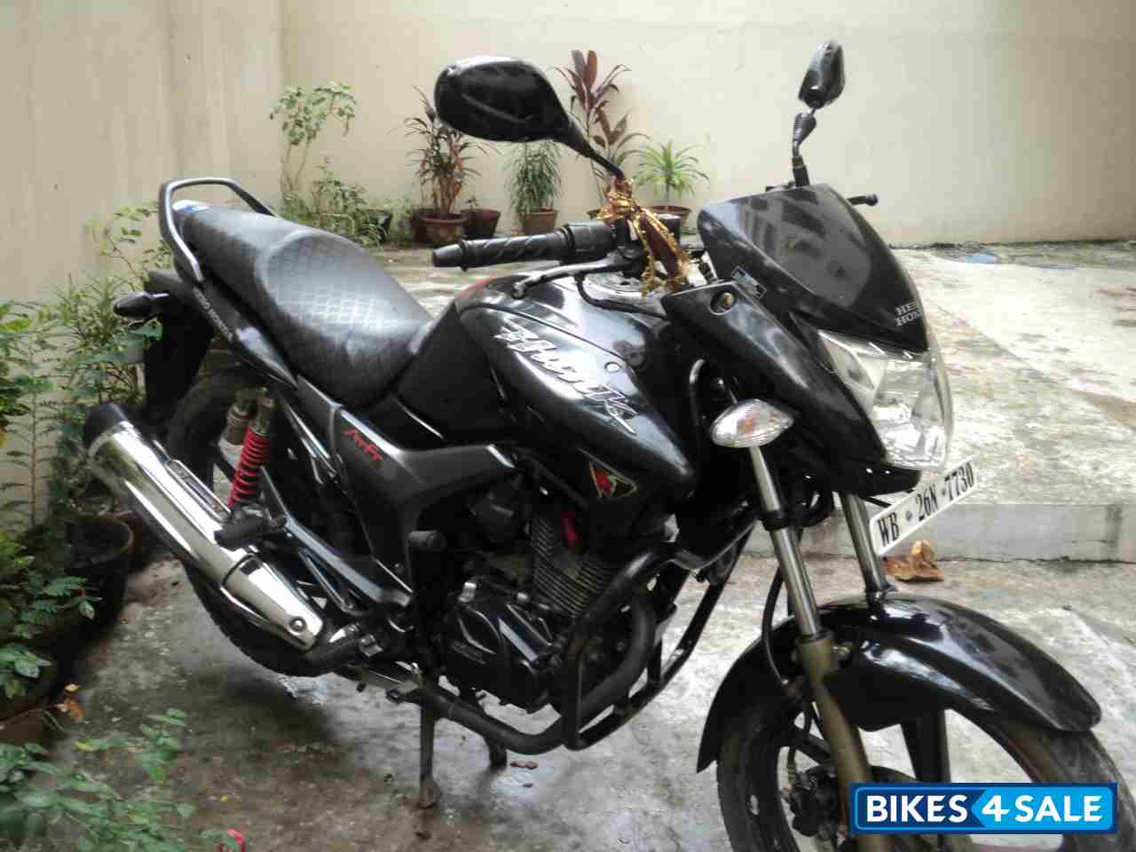 Used 2010 model Hero Hunk for sale in Kolkata. ID 90813. Black colour - Bikes4Sale