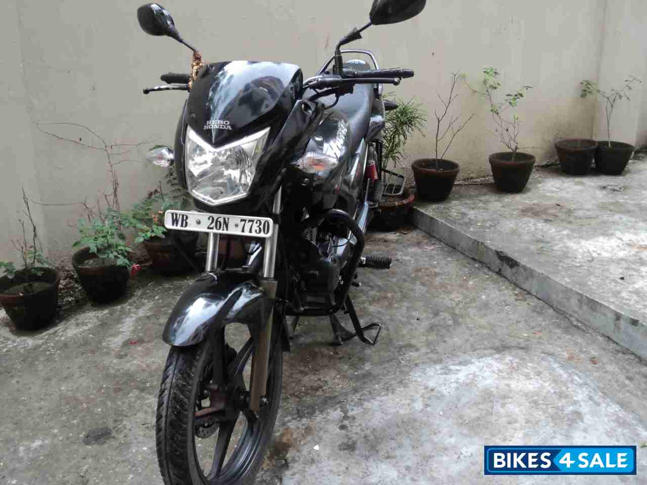Used 2010 model Hero Hunk for sale in Kolkata. ID 90813. Black colour - Bikes4Sale