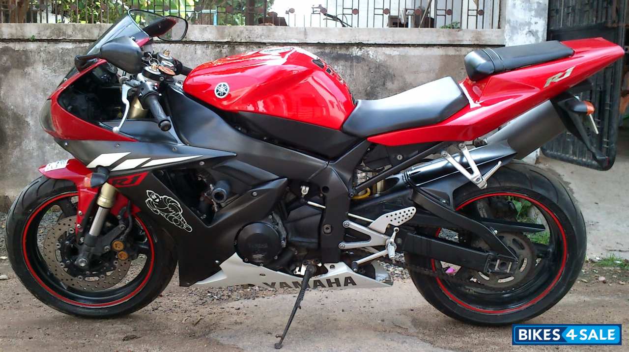 Used 2008 model Yamaha YZF R1 for sale in Vadodara. ID 93433. Red ...