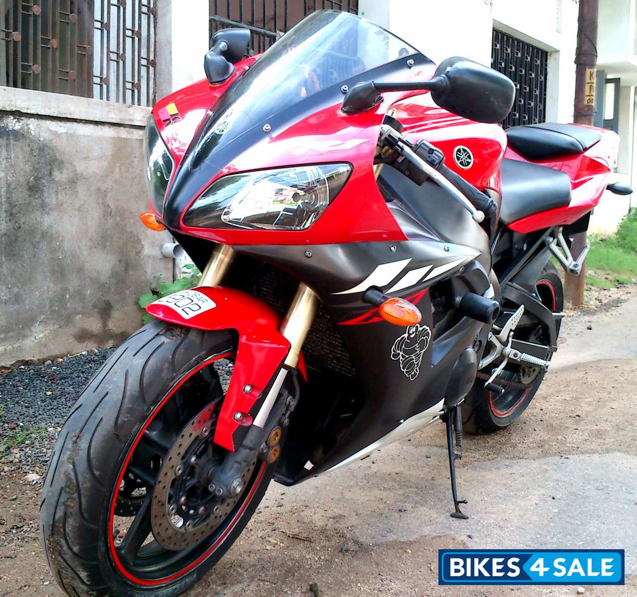 Used 2008 model Yamaha YZF R1 for sale in Vadodara. ID 93433. Red ...